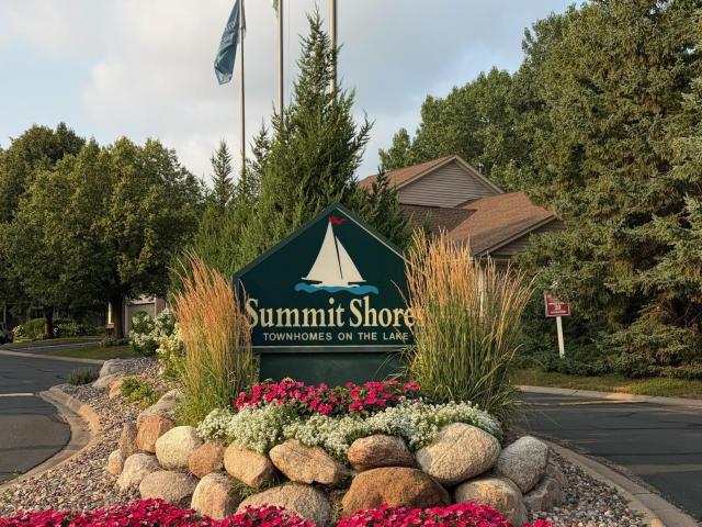 1427 Summit Shores Drive