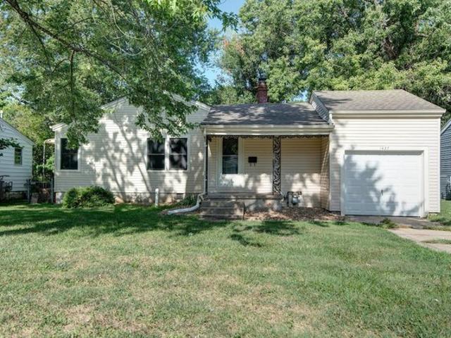 1427 S Pickwick Ave, Springfield, MO 65804