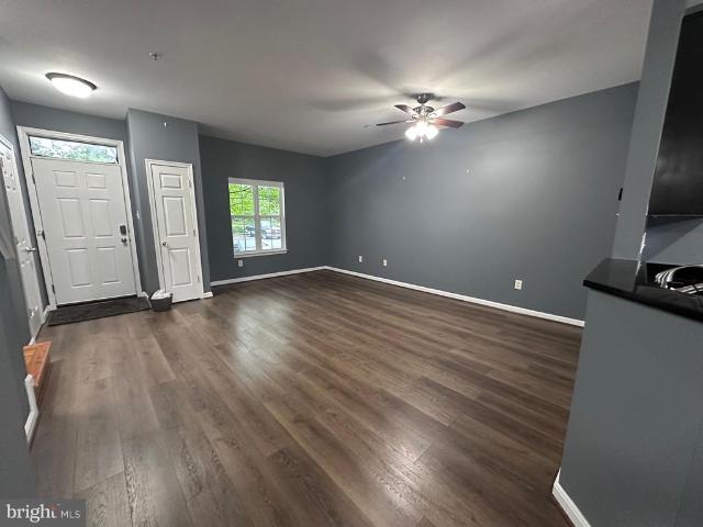 1427 Searchlight Way