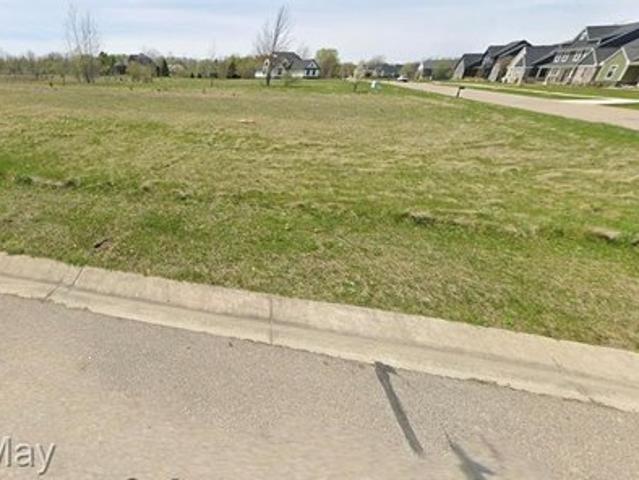 14280 Wright Dr, Fenton, MI 48451
