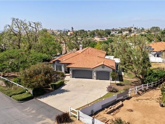 14282 Rock Pl, Riverside, CA 92503