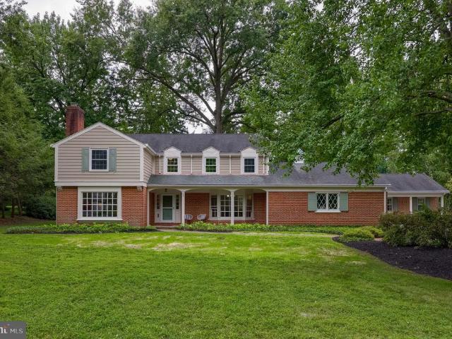 1428 Center Road