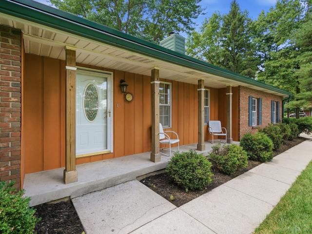1428 E Social Row Road
