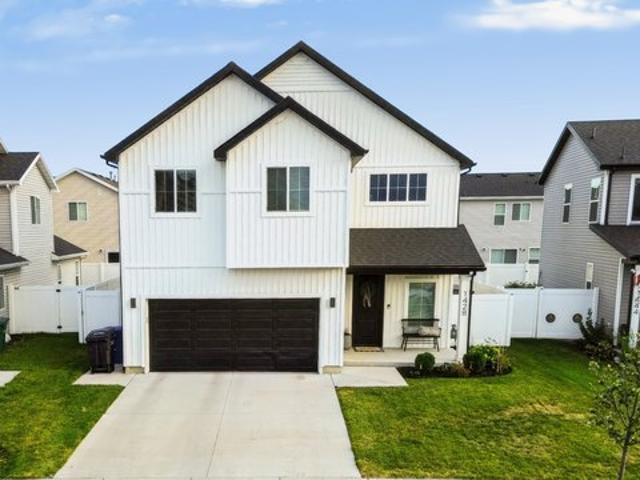 1428 W Creekside Dr, Logan, UT 84339