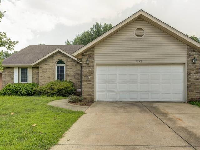 1428 W Whiteside St, Springfield, MO 65807