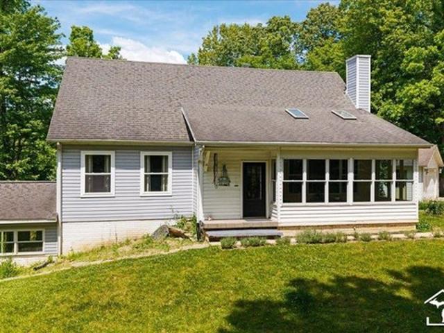 14297 Hickory Hill Dr, Manitou Beach, MI 49253