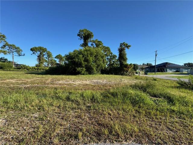 1429 NE 37th St, Cape Coral, FL 33909 | MLS #225071 | Compass