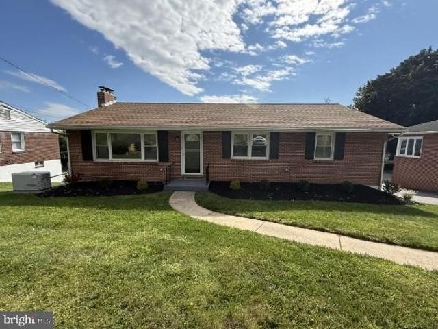 1429 Bonbar Rd, York, PA 17403