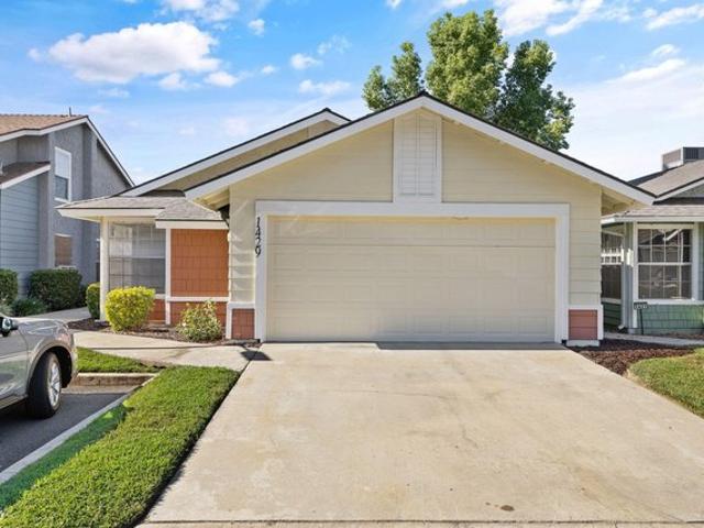 1429 E Sunnyview Ave, Visalia, CA 93292