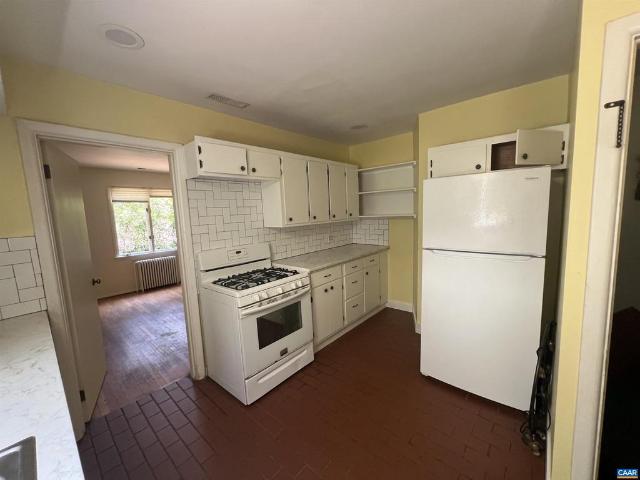 1429 Gentry Ln