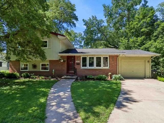 1429 Glendale Rd, Iowa City, IA 52245