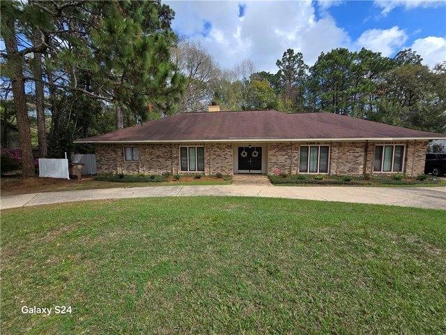 1429 Regency Oaks Dr E, Mobile, AL 36609