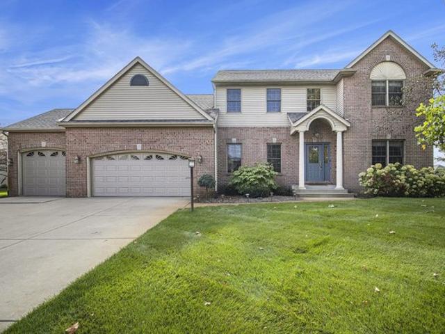 14202 Stonehurst Ct, Granger, IN 46530