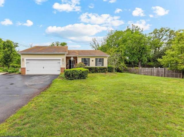 14206 St Clair Dr, Gainesville, VA 20155