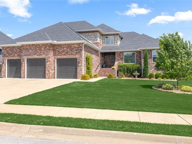 1420 Montieri Dr, Centerton, AR 72719