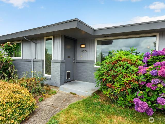 1420 N Woodlawn