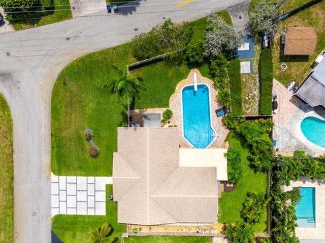 1420 NE 42nd Ct, Oakland Park, FL 33334