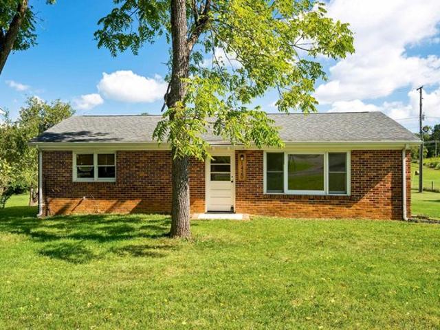 1420 Bishop Rd, Blacksburg, VA 24060