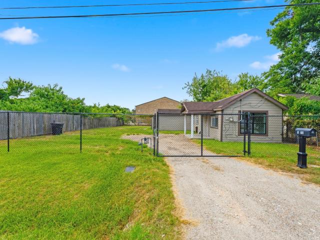 1420 Duff Lane