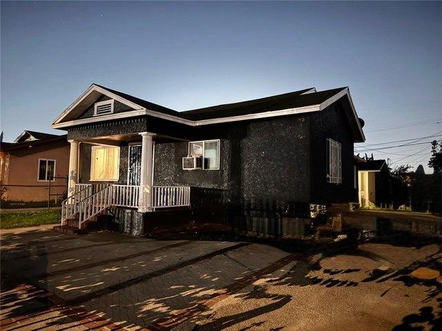 1420 E 77th Pl, Los Angeles, CA 90001