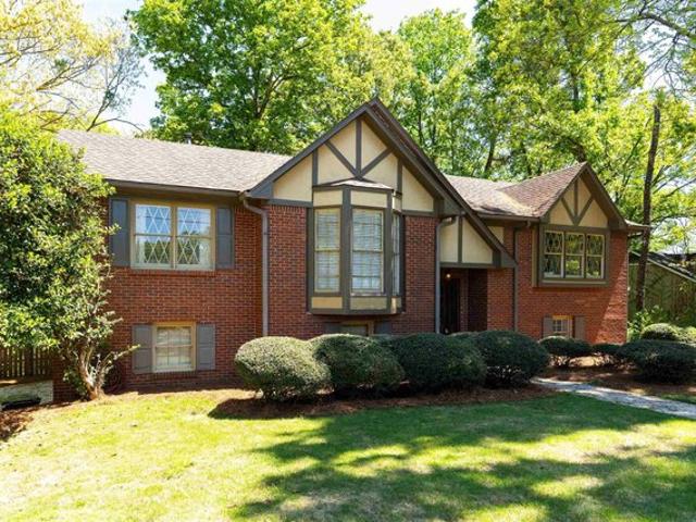 1420 E Whirlaway, Helena, AL 35080
