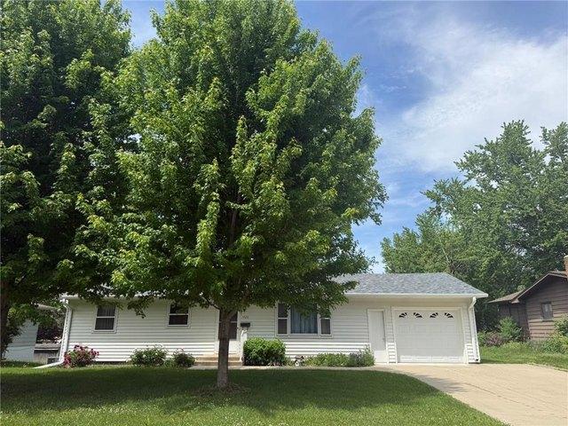 1420 Highland Pl, Faribault, MN 55021
