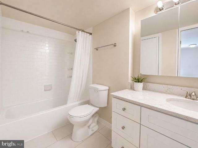 1420 Locust Street # 17O