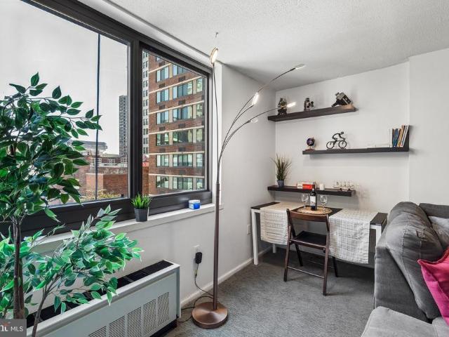 1420 Locust Street # 8G
