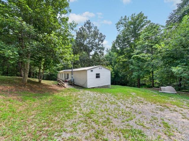 1420 Poss Rd, Smithville, TN 37166