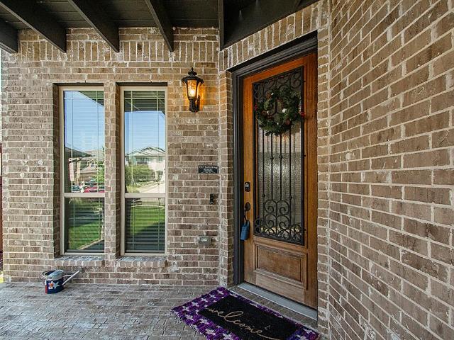 1420 Stoneleigh Place