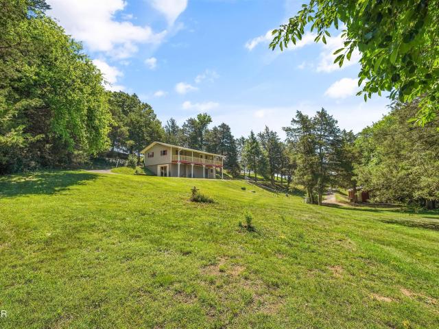 1420 Twin Oaks Road