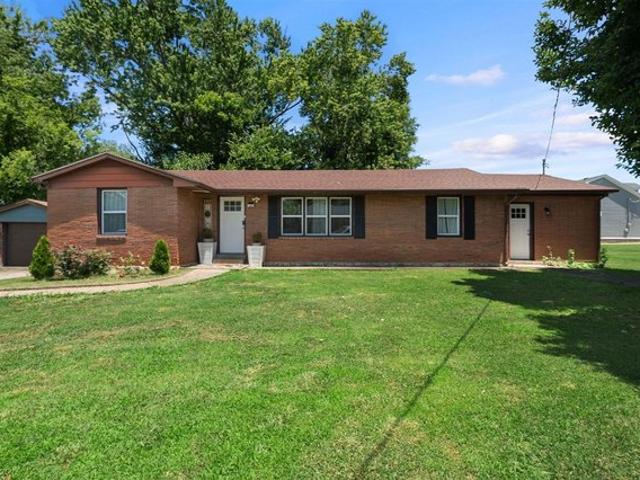 1420 Virginia Dr, Bowling Green, KY 42101