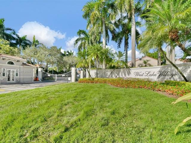 1420 Weeping Willow Way, Hollywood, FL 33019