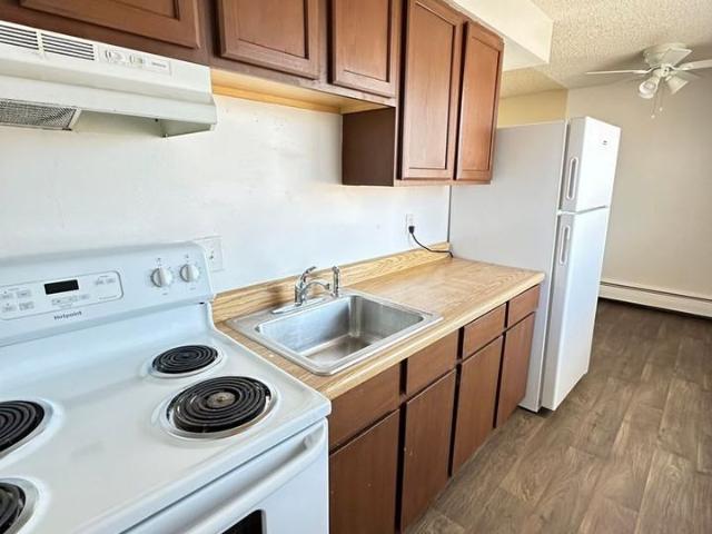 1420 West 71st Place 2 Bedroom Apartment for Rent at 1420 W 71st Pl, Denver, CO 80221