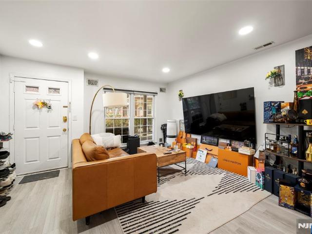 1420 Westgate Drive # 8109