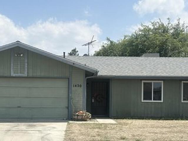 1420 Willow St, Exeter, CA 93221