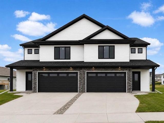 1420 Winterberry Ln, North Liberty, IA 52317