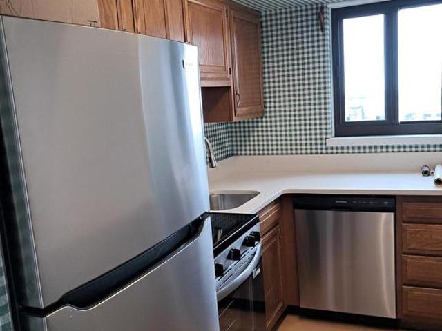 1420 00 Locust Street # 30J