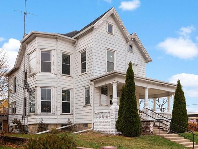 1420 9th St, Monroe, WI 53566