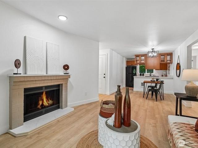 14210 NE 181st Pl Apt M103, Woodinville, WA 98072