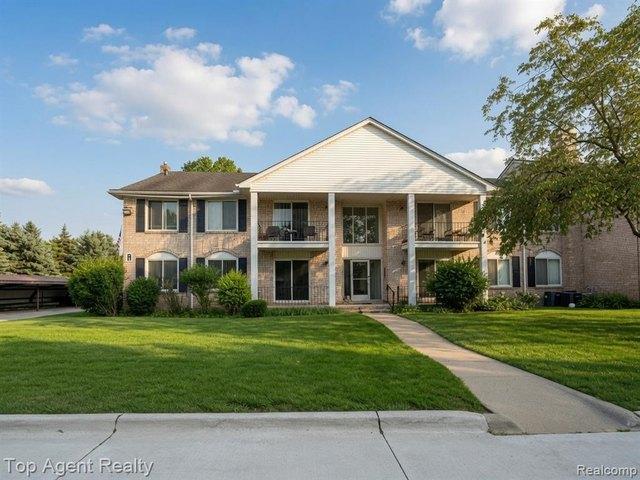 14211 Ivanhoe Dr, Sterling Heights, MI 48312