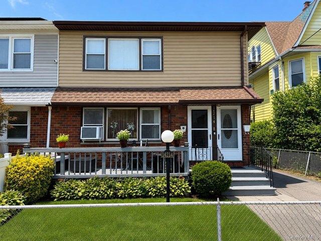 14214 nd St, Laurelton, NY 11413