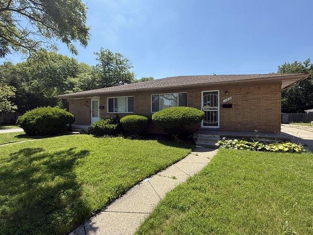 14215 W Nine Mile Rd, Oak Park, MI 48237