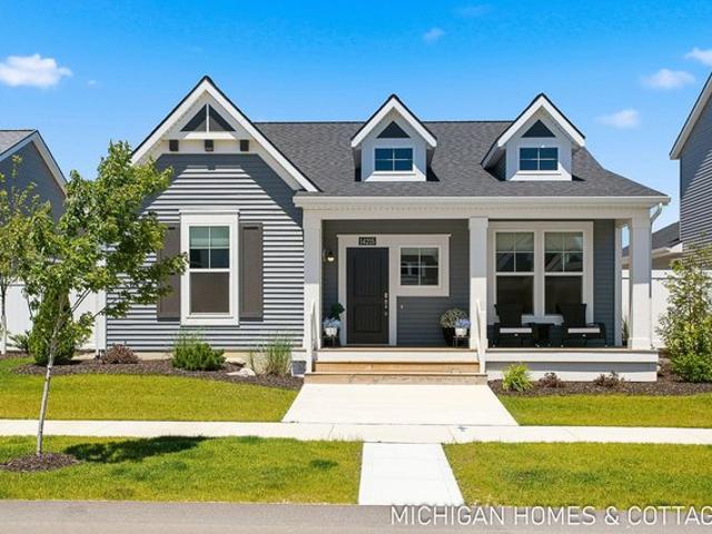 14215 Clubside Ln, Holland, MI 49424