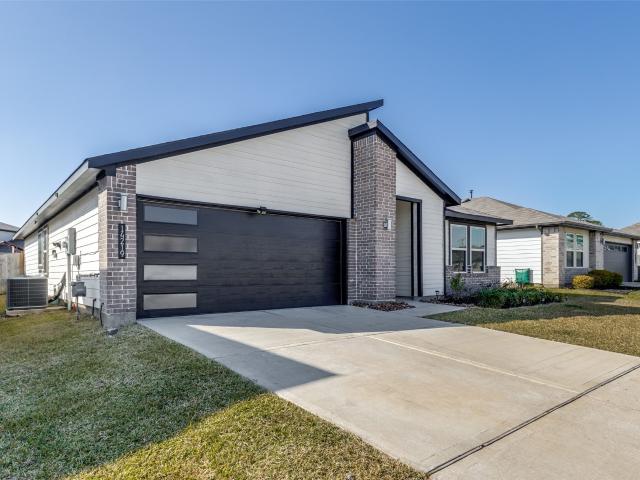 14219 Black Canyon Lane