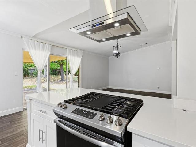 1421 Meadowcrest Drive