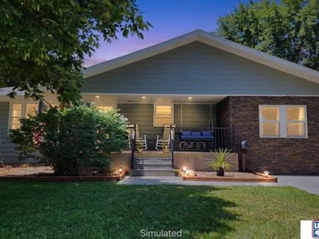 1421 N 9th St, Beatrice, NE 68310