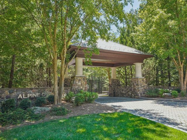 1421 Alpine Crk Drive