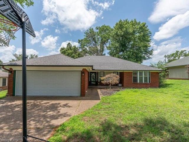 1421 Briarwood Dr, Alma, AR 72921