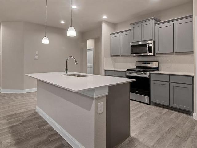 1421 Canterbury Trail